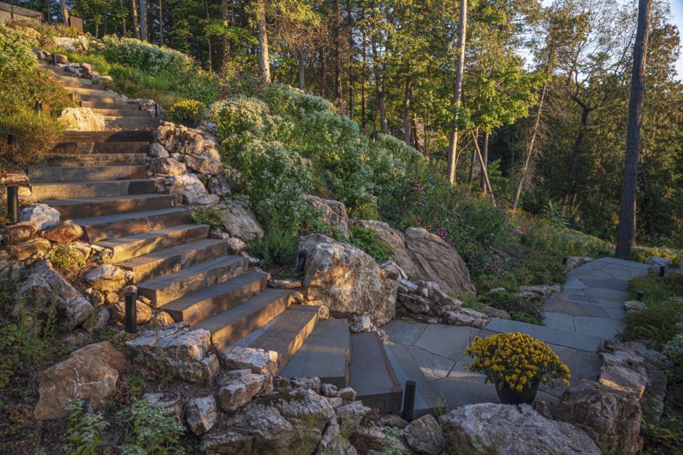 Cliff with a View - di Stefano Landscaping